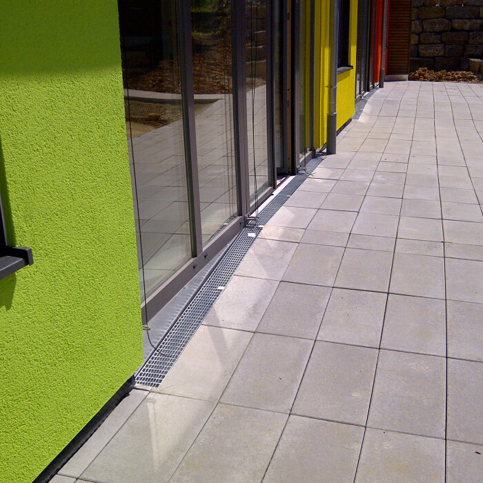 Fassadenrinne ACO Profiline X Fassadenrinne Rost Einlegen Und